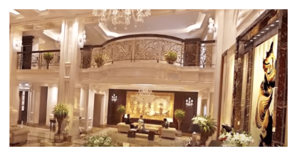 Shah Rukh Khan The Romantic King Of Bollywood: A Heartfelt Biography